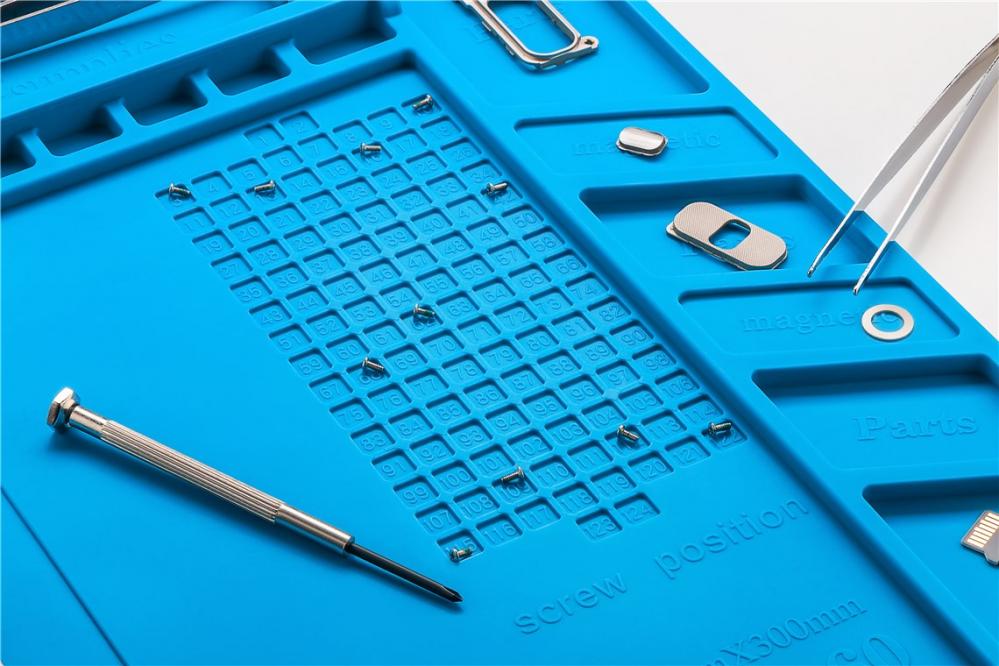 Buy Silicone Soldering Mat 45x30cm at the right price @ electrokit