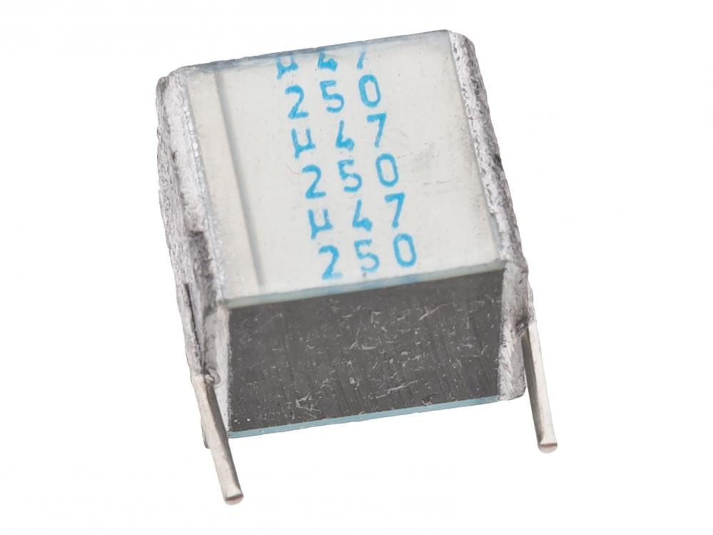 Köp Kondensator 470nF 250V 10mm till rätt pris @ electrokit
