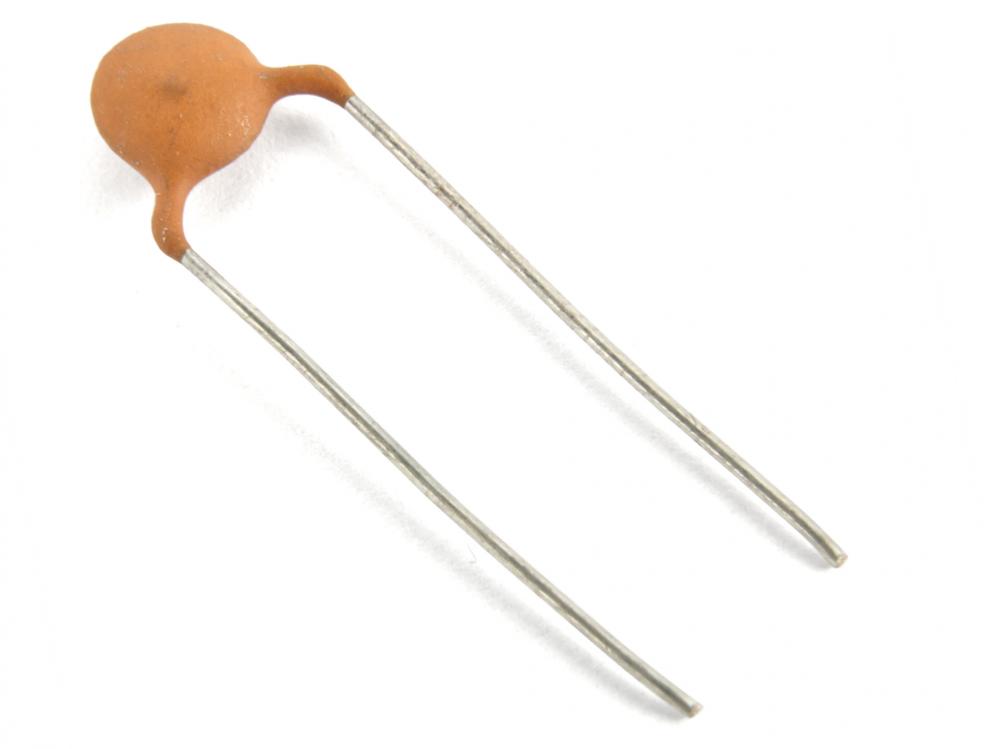 Buy Ceramic 150pF 100V NP0 5mm at the right price @ electrokit