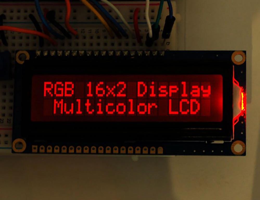 Köp Multi color LCD 2x16 tecken RGB till rätt pris @ electrokit